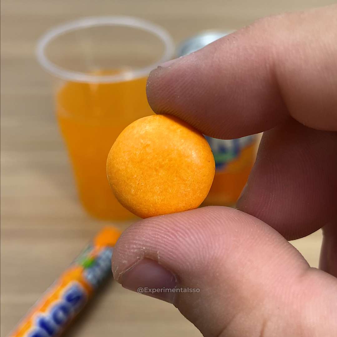Mentos de Fanta – @ExperimentaIsso